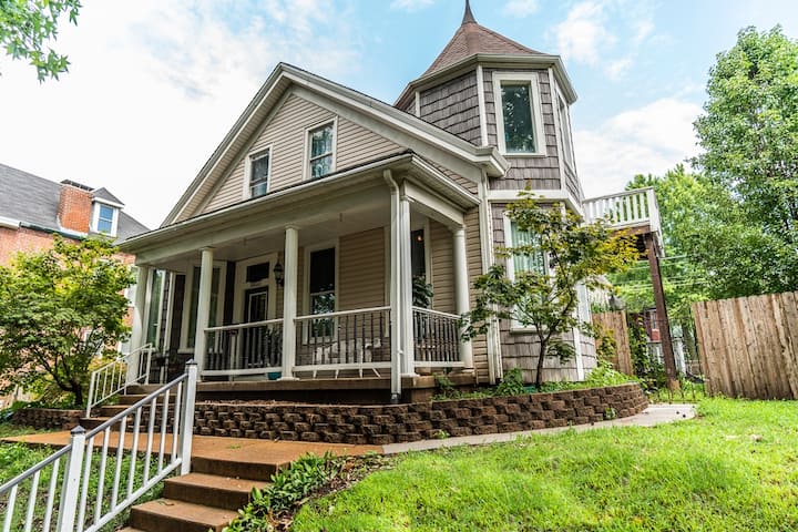 Historic Charm Stay-fenced+pet-friendly+fire Pit - St. Louis, MO