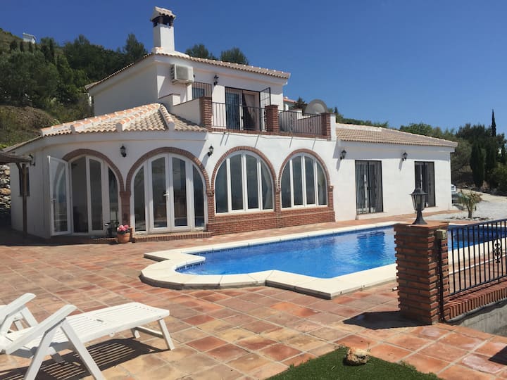 Spacious Villa With Pool & Amazing Views - Cómpeta