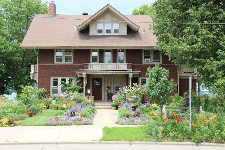 Mendota Lake House - James Baldwin Room - Madison, WI