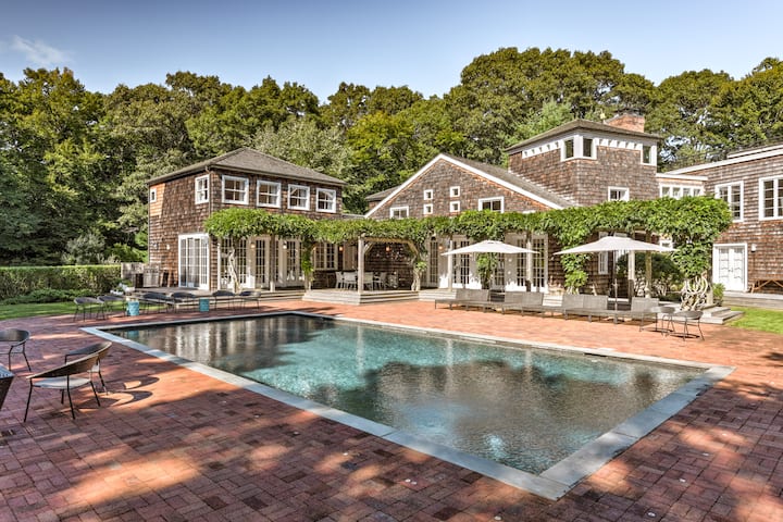 The Hamptons Luxury Villas & Vacation Rentals | Airbnb Luxe | Luxury ...