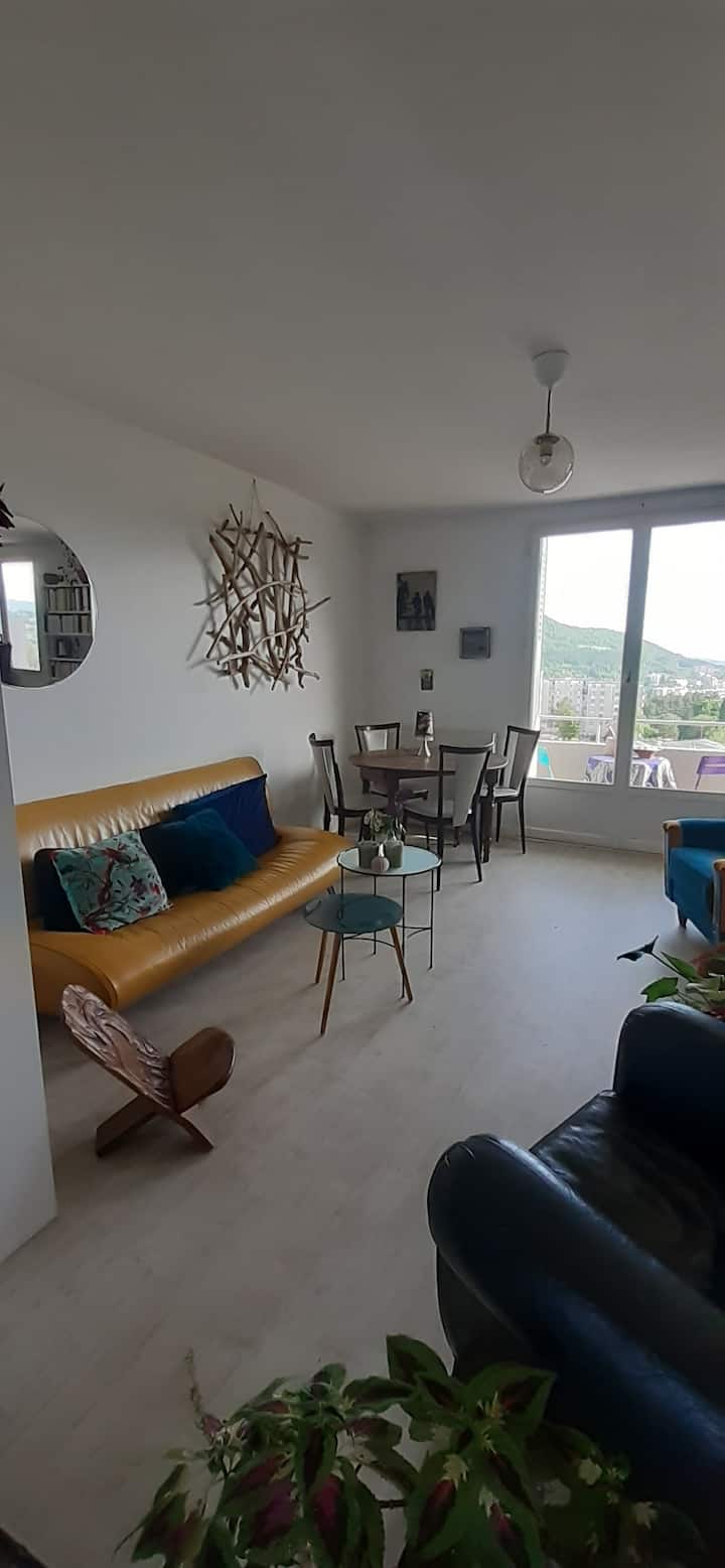 Appartement Très Sympa, Au Calme Avec Parking Gratuit Vue Imprenable Sur Gap Et Ceüse - Gap