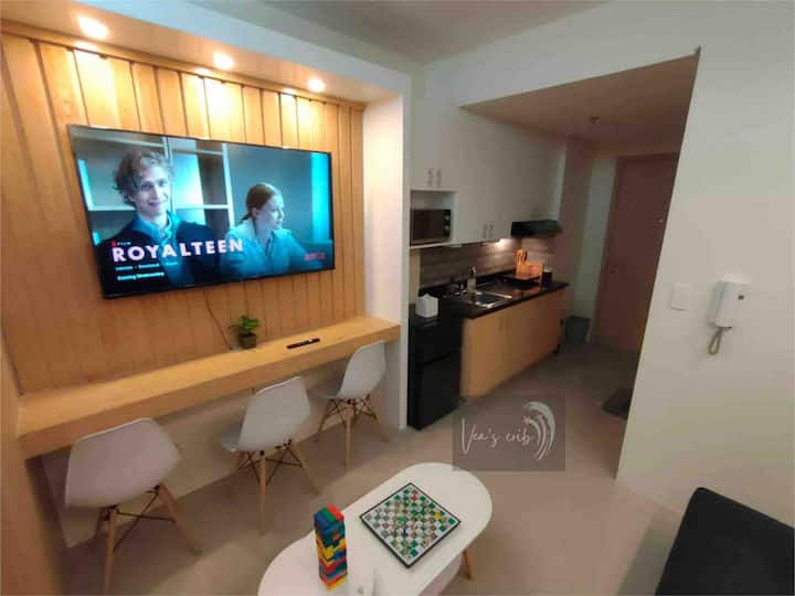 1 Bedroom Condo W/ Balcony,wifi, Netflix,disney + - Quezon City