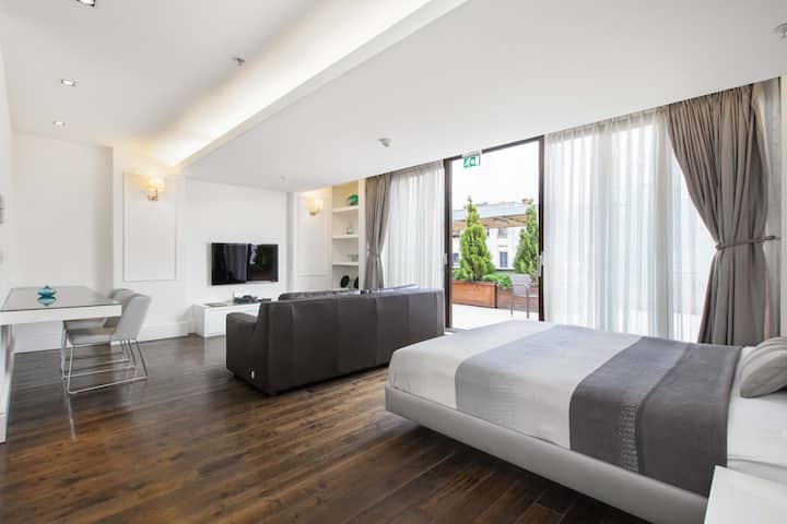 Luxury 1br Apt W Terrace In Pera - Beyoğlu