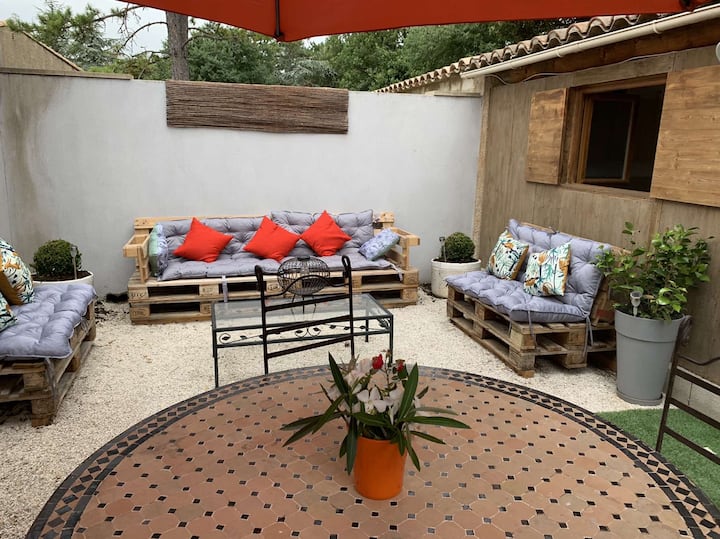 Cabanon De Charme Dans Le Lubéron Avec Piscine - Gordes, Francia