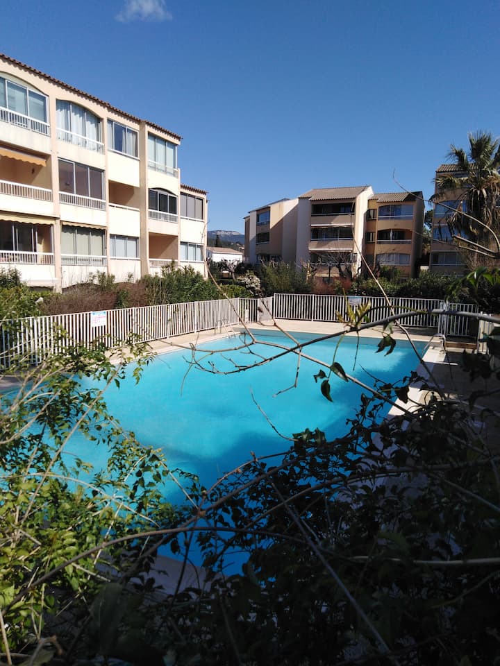 Studio De 24m2 Dans Propriété Privée Avec Piscine - La Seyne-sur-Mer