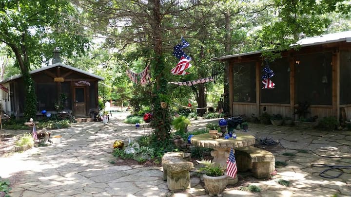 Flint Creek Cabin On The Bluff - Dripping Springs, OK