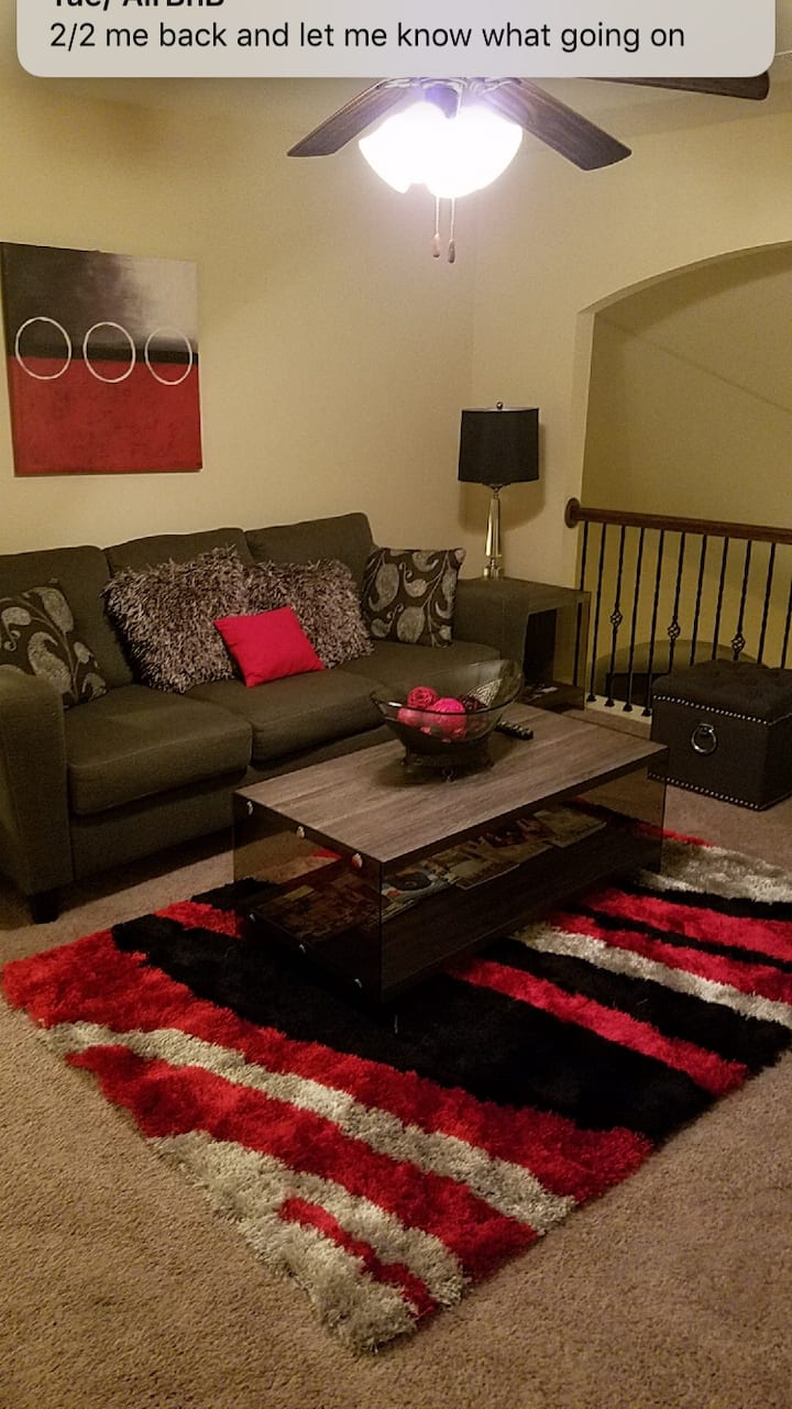 Comfy, Contemporary Stylish -Hotel Suite - Tuscaloosa, AL