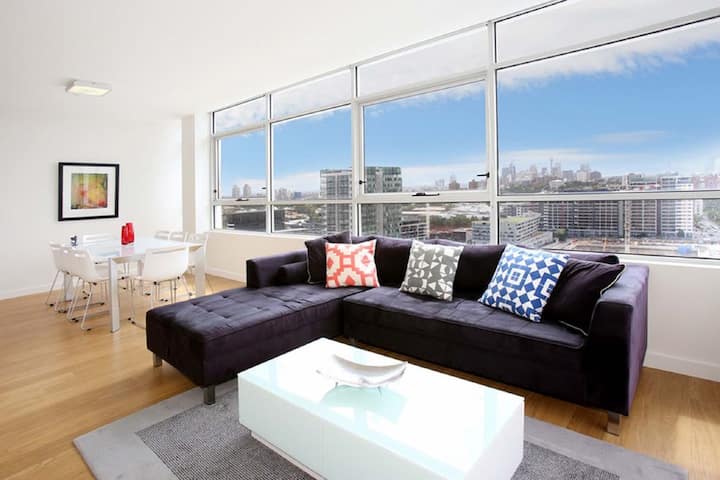 This Modern 2br Apartment Is Spacious And Bright. - New Zealand