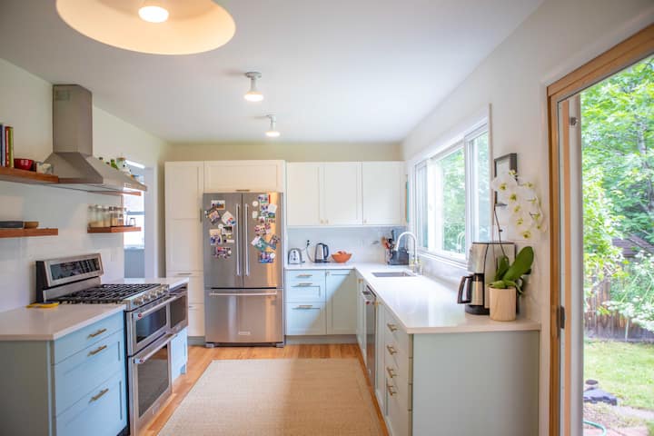 Sunny And Bright 3 Bd, 2 Bath.  Great Location! - Boulder, CO