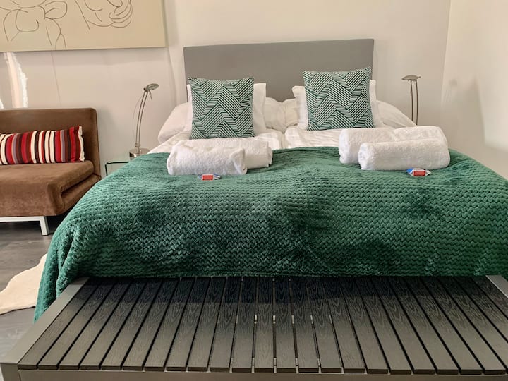 Csendes,központi,tiszta,kedves - Debrecen