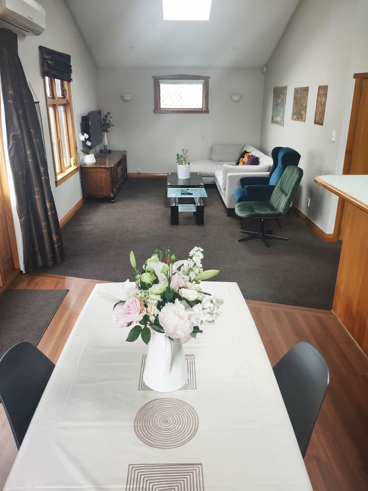 Ferry,weta,walk To Airport,room 2 -