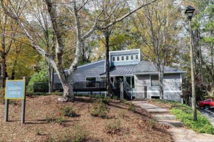 Great Space For Visitation - Marietta, GA