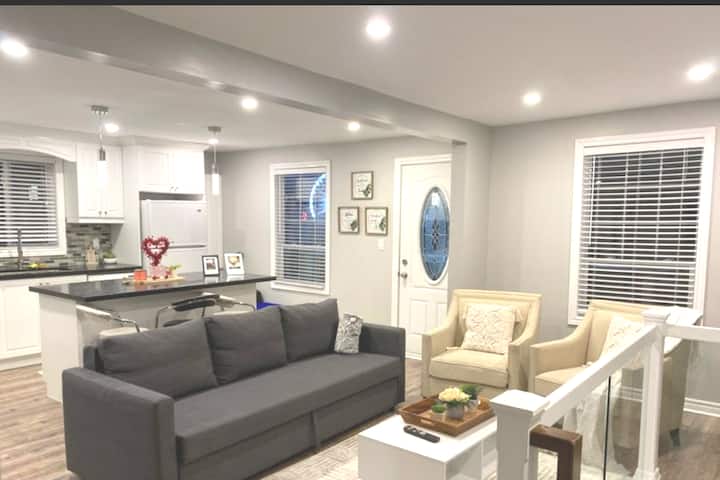 Clifton Hill Penthouse - Niagara Falls