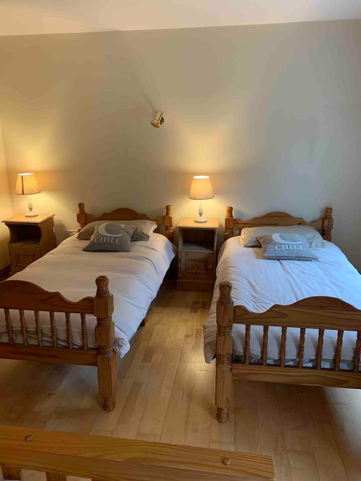 Triplet Room In Rural Area Sleeps 3/4 (Room Only) - Loughrea