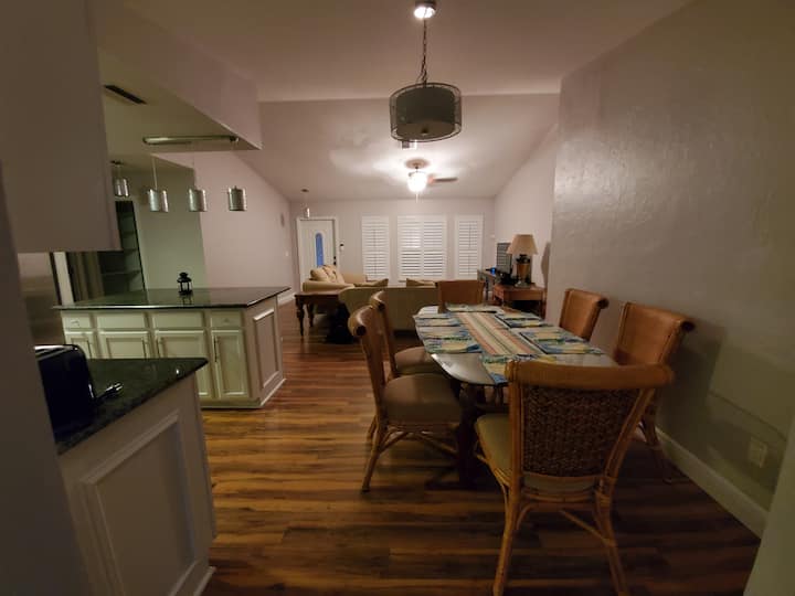 Cape Coral Paradise Vacation With Heated Pool - Cape Coral, FL