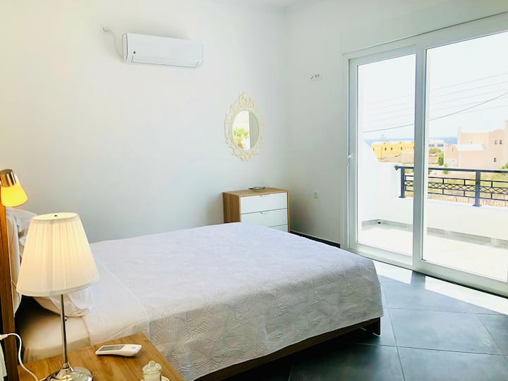 Entire Two-bedroom Apt In Emporio - Santorini