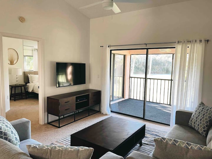 Golf Course Bliss: Fairway Views And Heated Pool - Lakewood Ranch, FL
