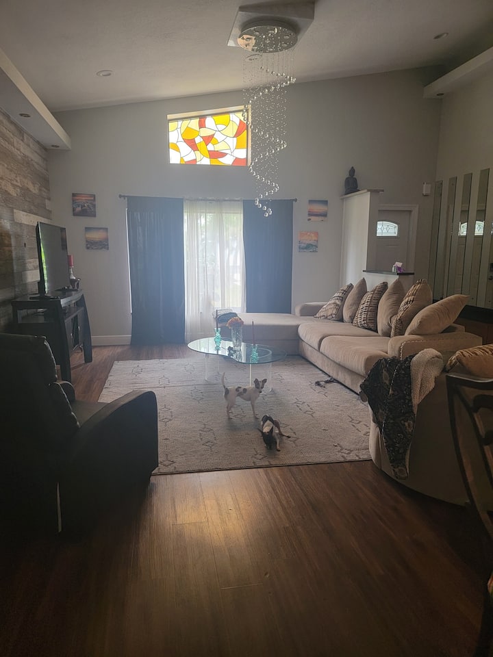 Cheerful Private Bedroom In Home Sleeps 3, - Fort Myers, FL