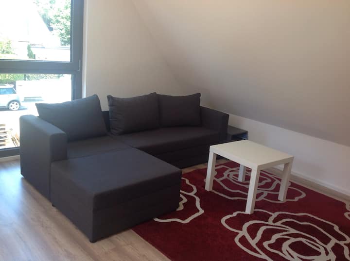 Charmantes 2-zimmer Dachgeschoss-studio - Planegg