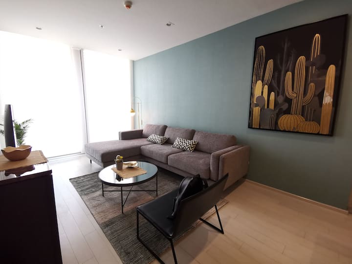 城市中心两房公寓/毗邻Central Embassy/ 靠近Phloen Chit Bts/ - Bangkok