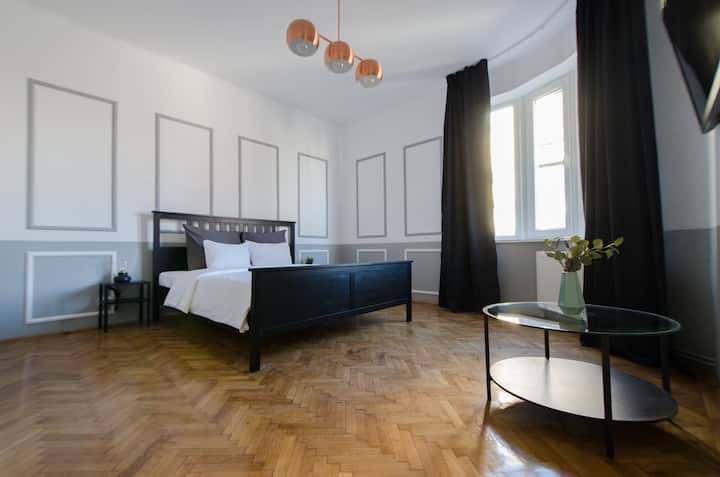 Spacieux Appartement Calme Au Cœur De La Ville. - Roumanie