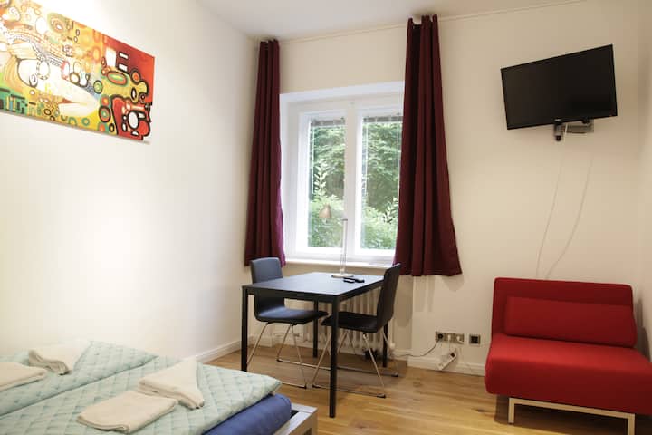 Central Bauhaus Design Quiet Modern Apartment - Berlin