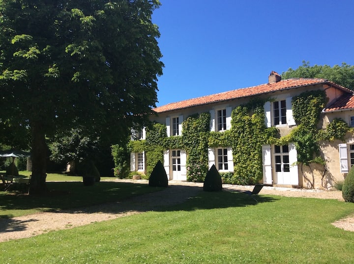 Manoir Dominant La Charente/ Piscine Tennis - Charente