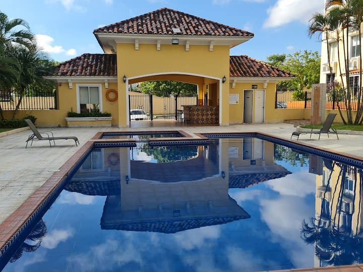 Panama, Altaplaza 2br Apartamento, Piscina Y Mall - Panama City