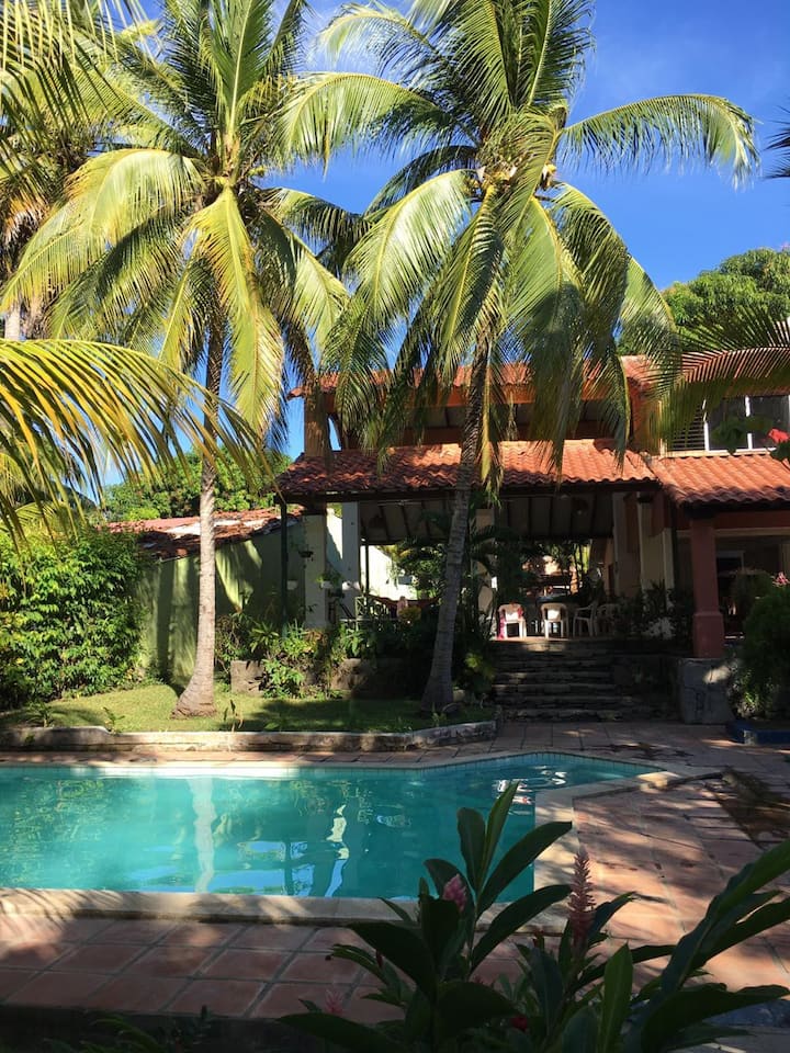 Casa De Mar En Playa De Arenas Doradas Salinitas - Los Cóbanos