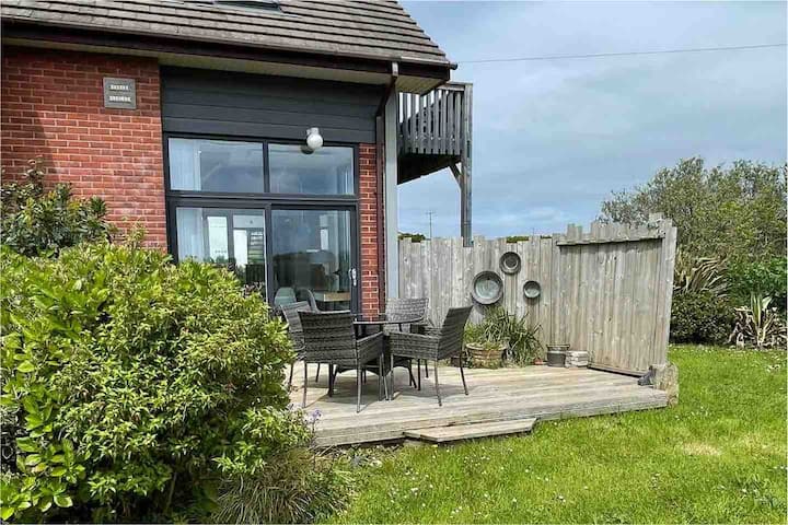 Cornish Villa - 3 Mins To Ocean. Garden. Parking. - 뉴키