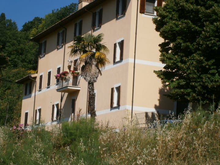 Don't Chose Between The Countryside & The Old Town - Spoleto