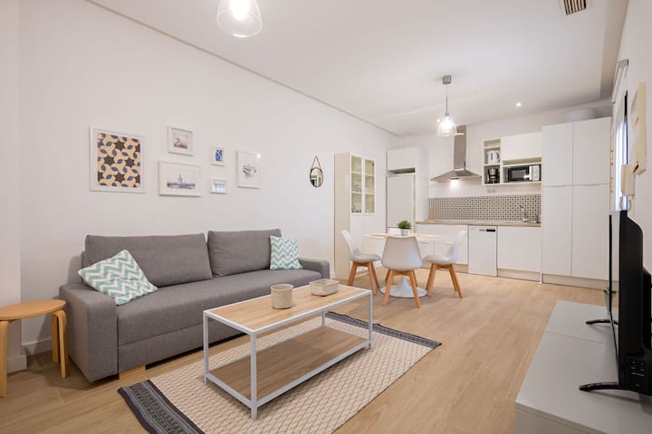 Tranquilo Y Moderno Apartamento En Triana - Sevilla