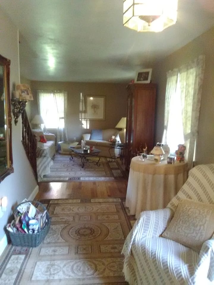 Furnished Room In Home - Danbury, CT