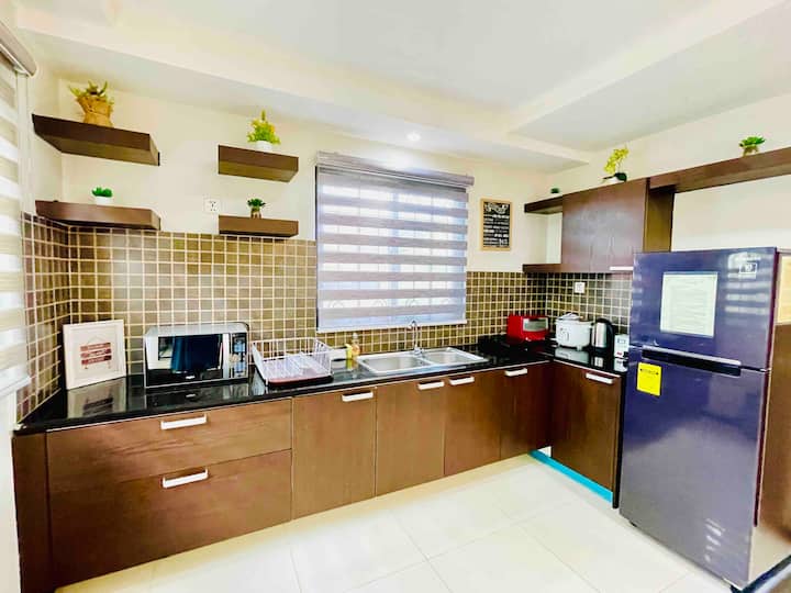 Large 4br Stay | Near Vista Mall | 10 Pax - Davao City