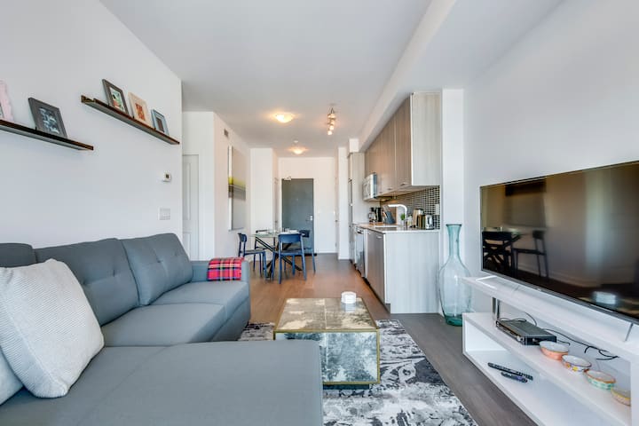 Stylish 1br Suite Prime Location Sleeps 4 - Toronto