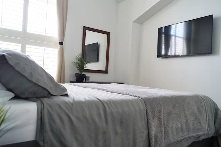 3 Bed & 3 Bath Home Near Pleasanton - Castro Valley, CA