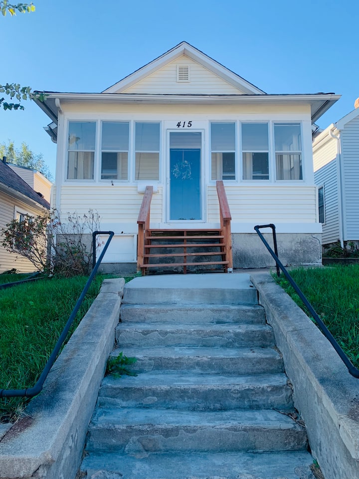 The Shotgun House - Little Italy - Pets Welcome! - Council Bluffs, IA
