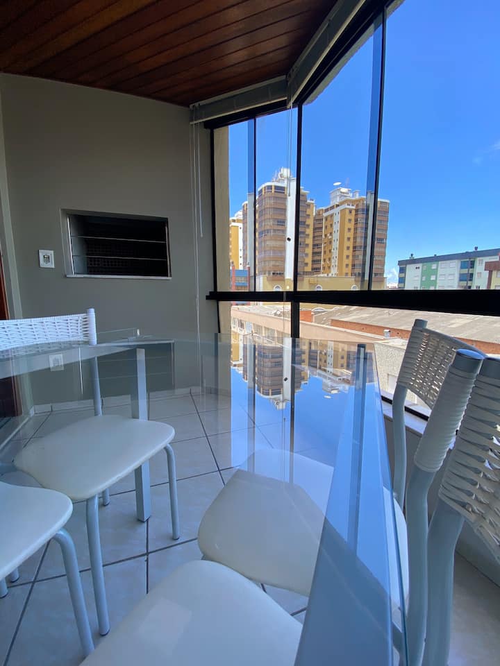 Apto C/sacada, Vista P/ O Mar, Box, Próximo A Tudo - Capão da Canoa