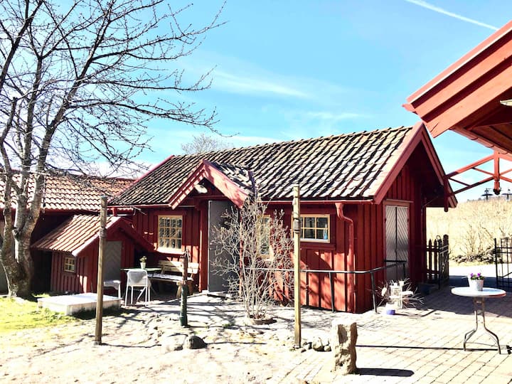 Mysig Gäststuga I Vacker Miljö Nära Havet. - Uddevalla