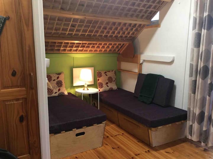 Hedgerow Hut -  With Hot Tub - Pembrokeshire
