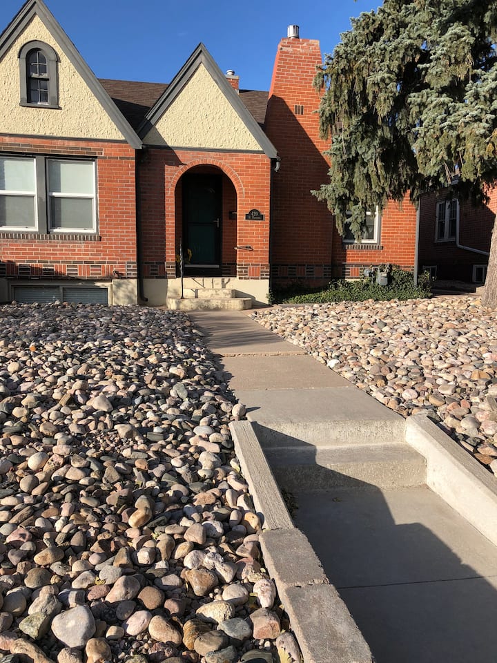 Cozy Flat In Historic Neighborhood - Cheyenne, WY