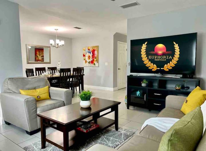 Euphoria Luxurious Family Getaway Near Disney - Kissimmee, FL