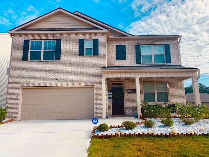 The Abstract House | 10 Min To Atl Airport - Union City, GA