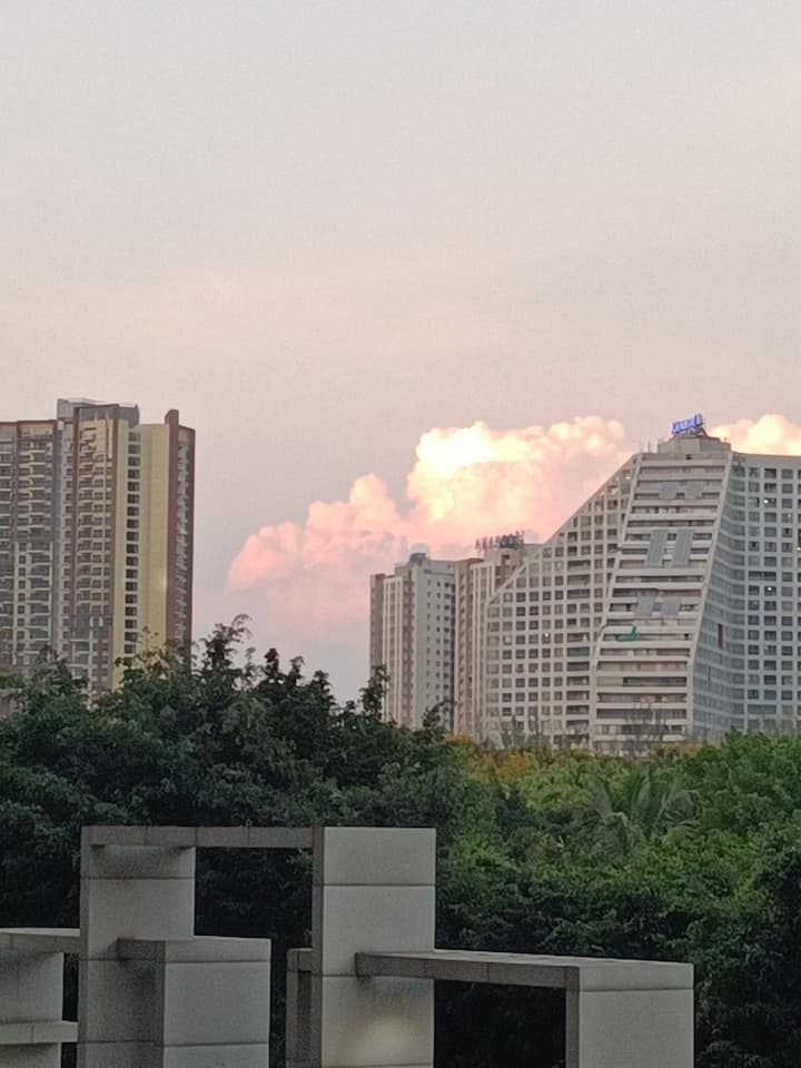 Amanora Park Town, Studio Apartment Future Tower - Pune