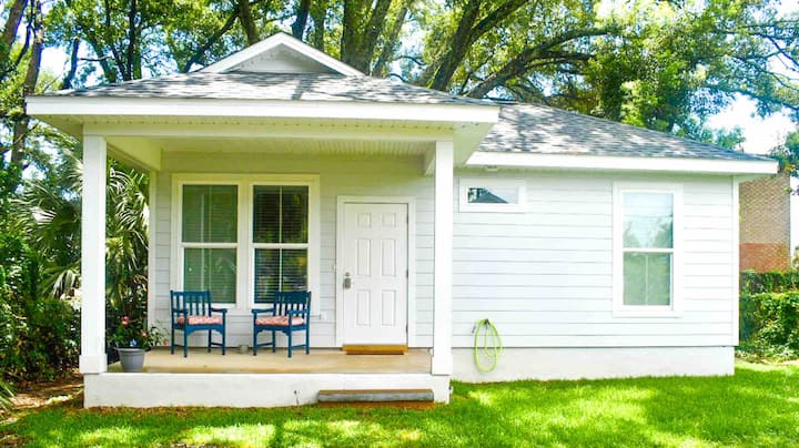 Pensacola Cottage Downtown & Quick Drive To Beach - Pensacola