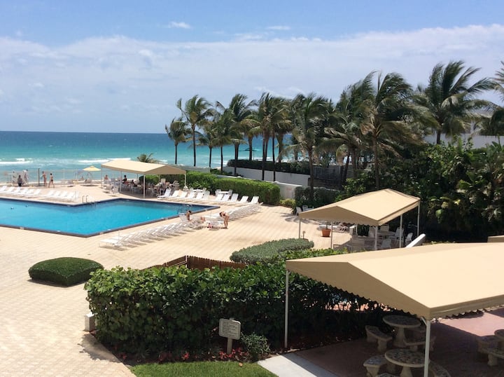 Luxury 2br/2ba Condo On Beach In Hollywood - Hollywood, FL