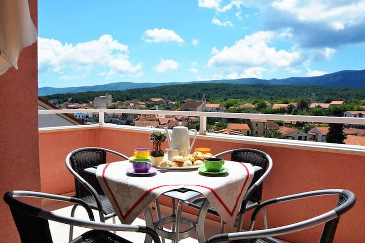 Apartmani Ena, Apartman 2 - Jelsa