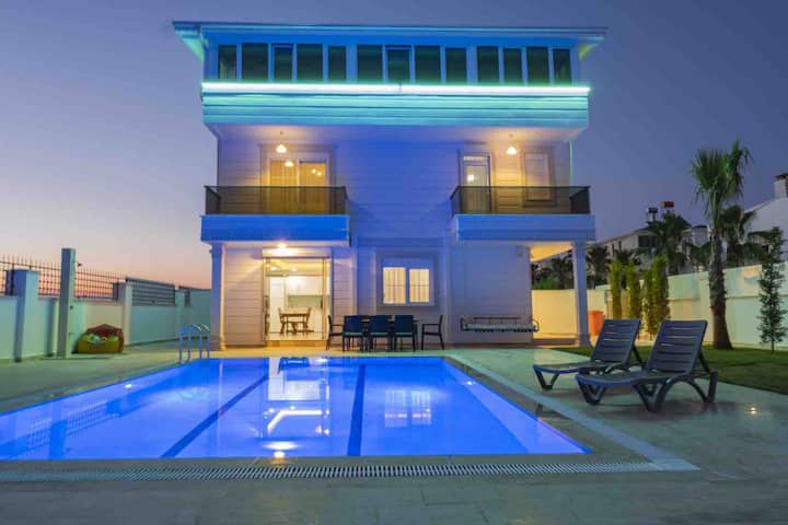 (Di̇va-2-)vi̇lla On Kadriye - Belek