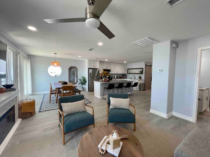 Lion’s Den|ocean View| Across From Beach| Pool - Galveston, TX