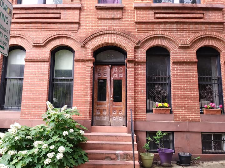 Luxurious Apt. Near Ravens Stadium & Downtown - Baltimore, MD